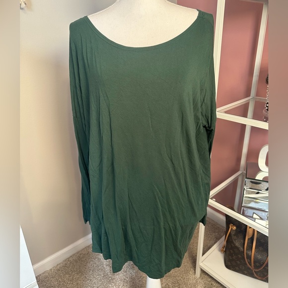 Piko 1988 | Tops | Green Piko Top | Poshmark